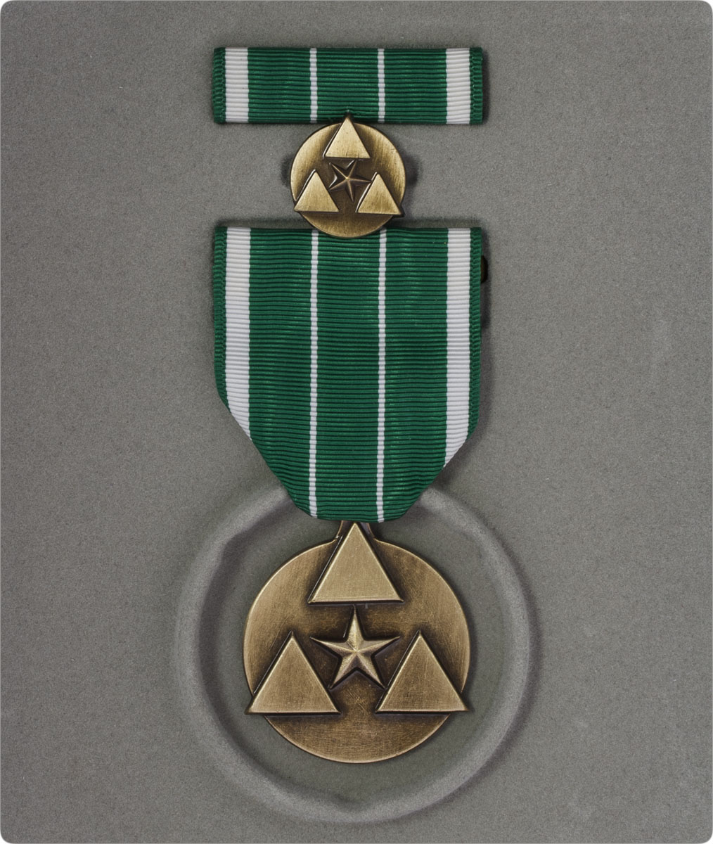 Army Commanders Award For Civilian Service Medal Box Set with Lapel