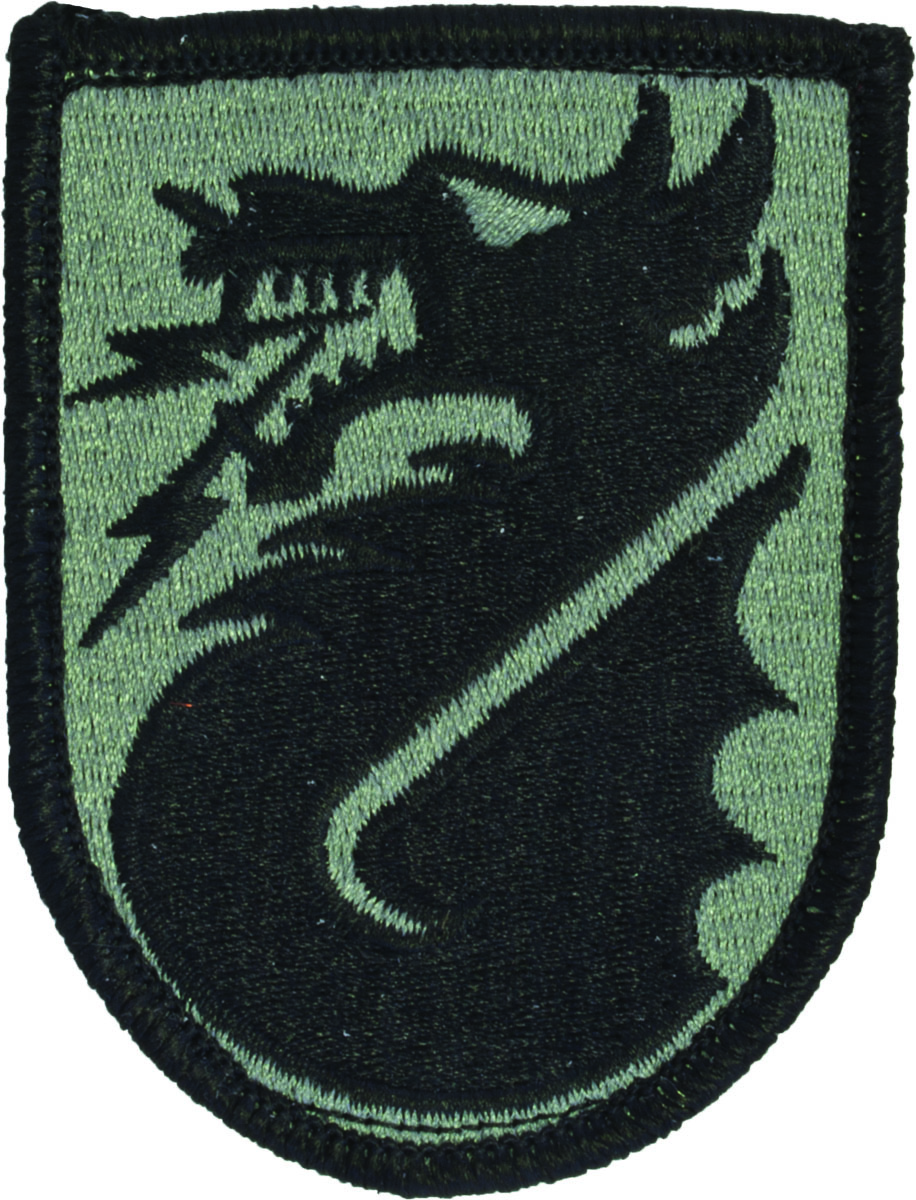 5th Signal Command ACU Patch with Fastener